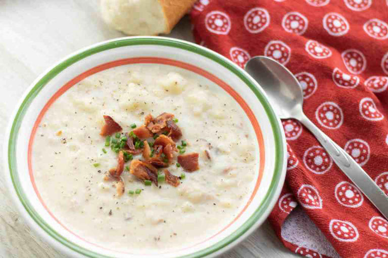 Roasted Garlic Bacon Potato Chowder