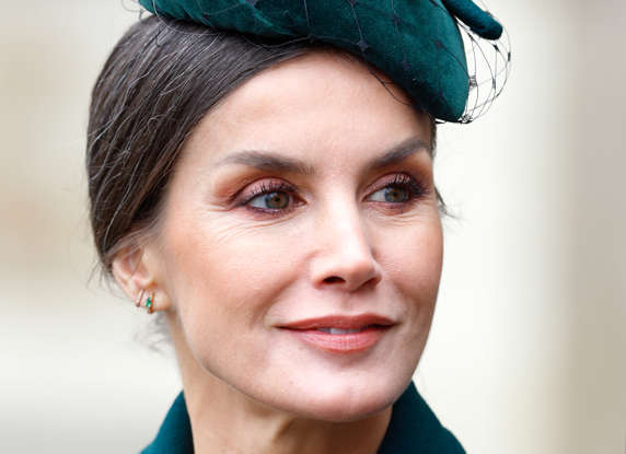 Where does Queen Letizia buy her dresses? Where does Queen Letizia buy her dresses?