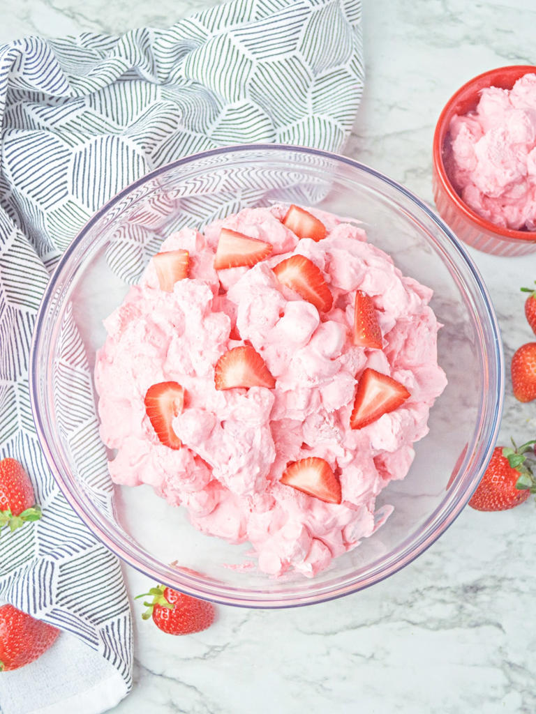 Easy Strawberry Fluff Salad Recipe