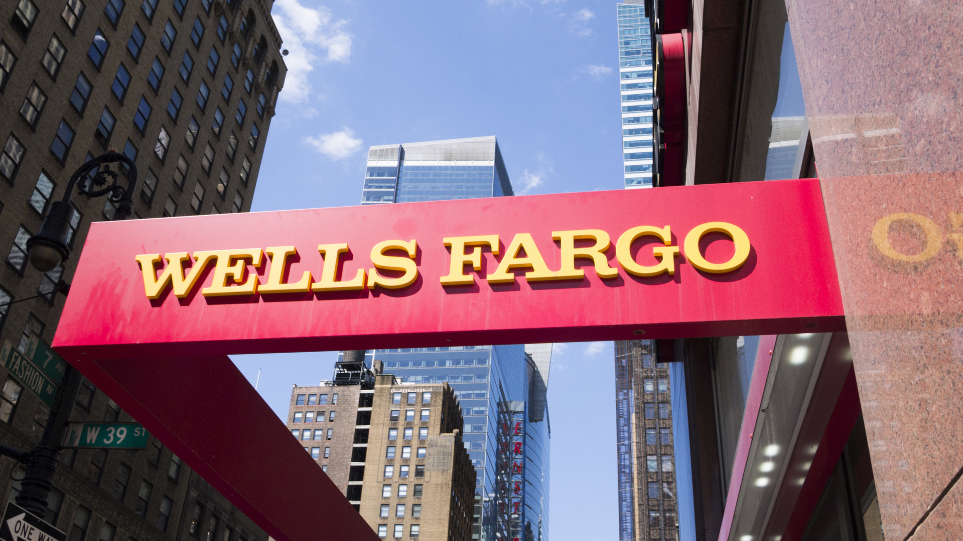 Wells Fargo Holiday Hours: Are They Open on Thanksgiving or Black ...