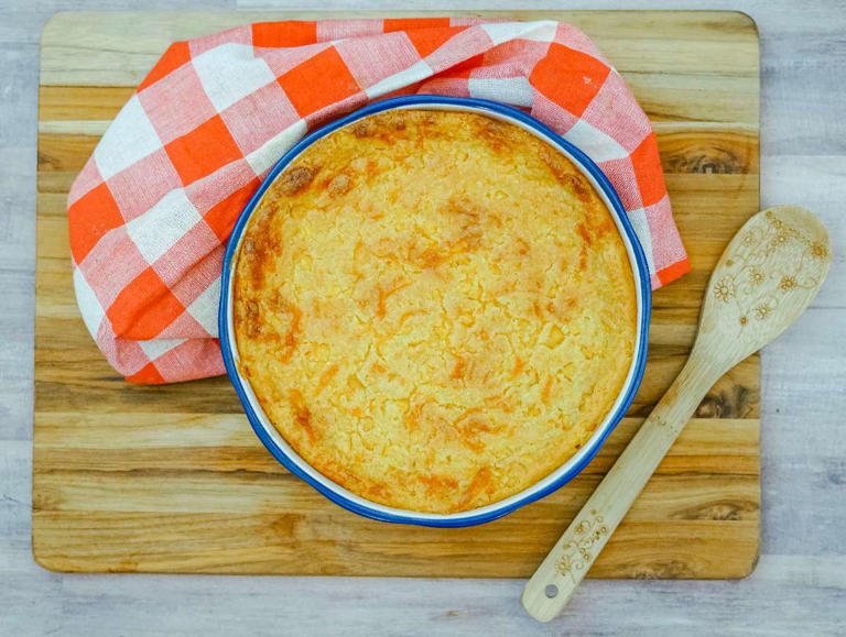 Easy Cheesy Corn Casserole Recipe