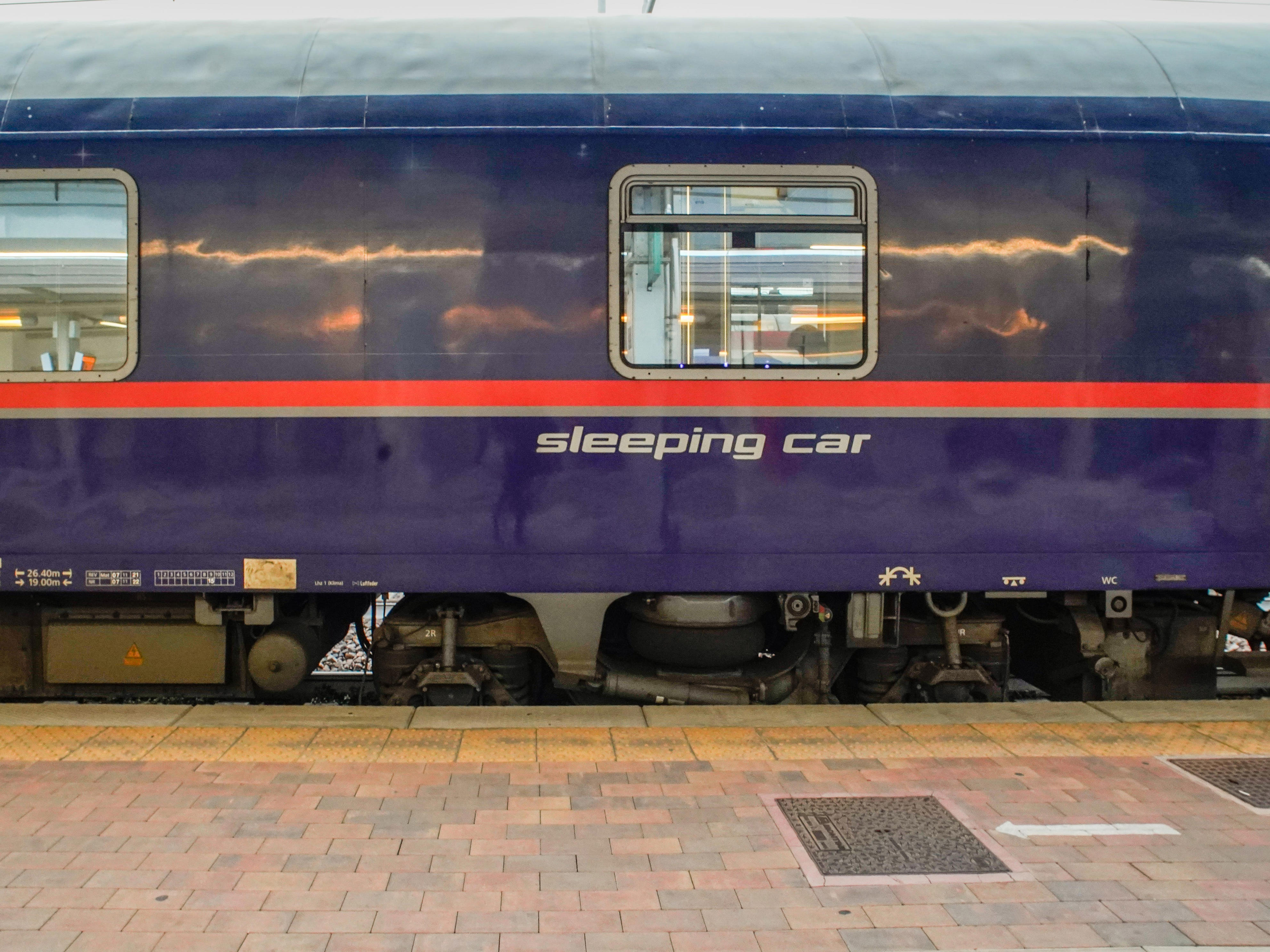 I spent 11 hours with 3 strangers in a shared cabin on a sleeper train ...