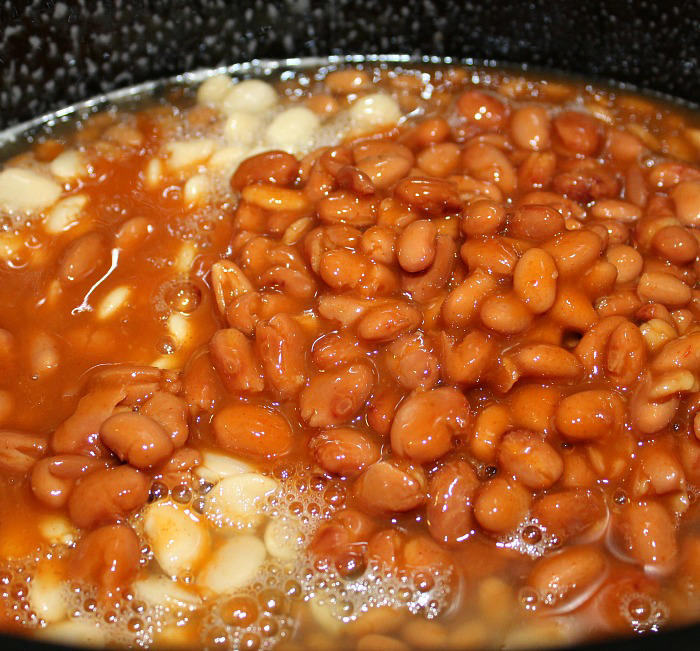 Easy Loaded Baked Beans In The Crockpot!!