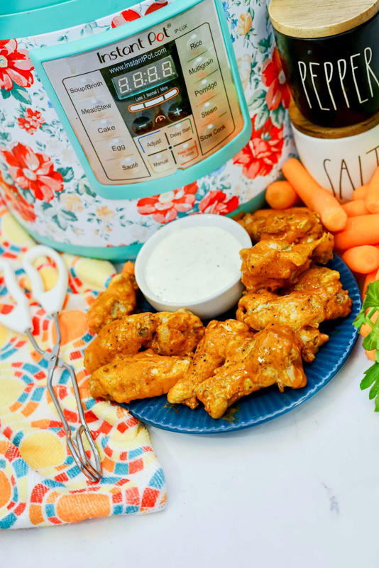 Buffalo Instant Pot chicken wings