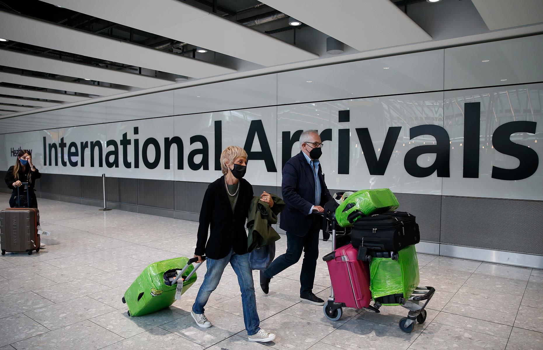 Retro photos show the incredible evolution of air travel over 100 years