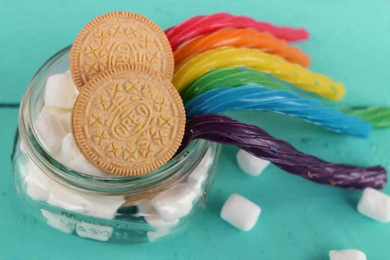 Rainbow Twizzlers | Rainbow Party Ideas