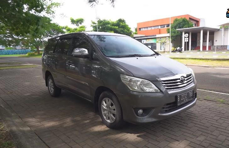 Perbandingan Toyota Kijang Innova Diesel 2KD dan 2GD, Lebih Irit Mana?