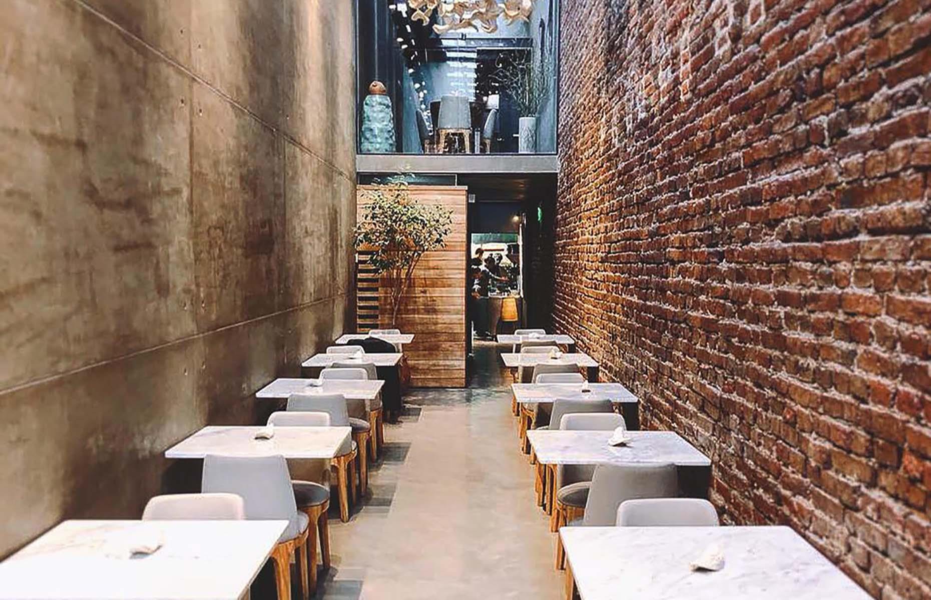 26 tiny restaurants around the world you have to squeeze into