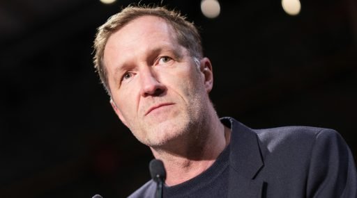 Le PS lance un plan de réforme de deux ans sous la direction de Paul ...