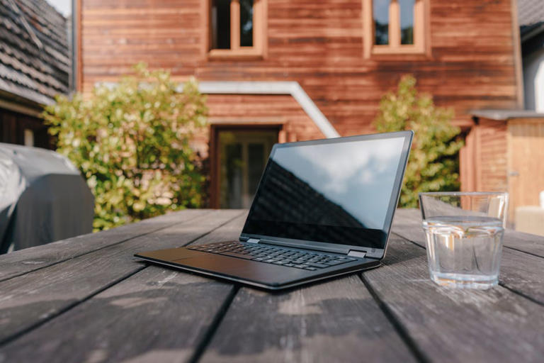 Here's How to Extend Your Wi-Fi Outdoors This Summer