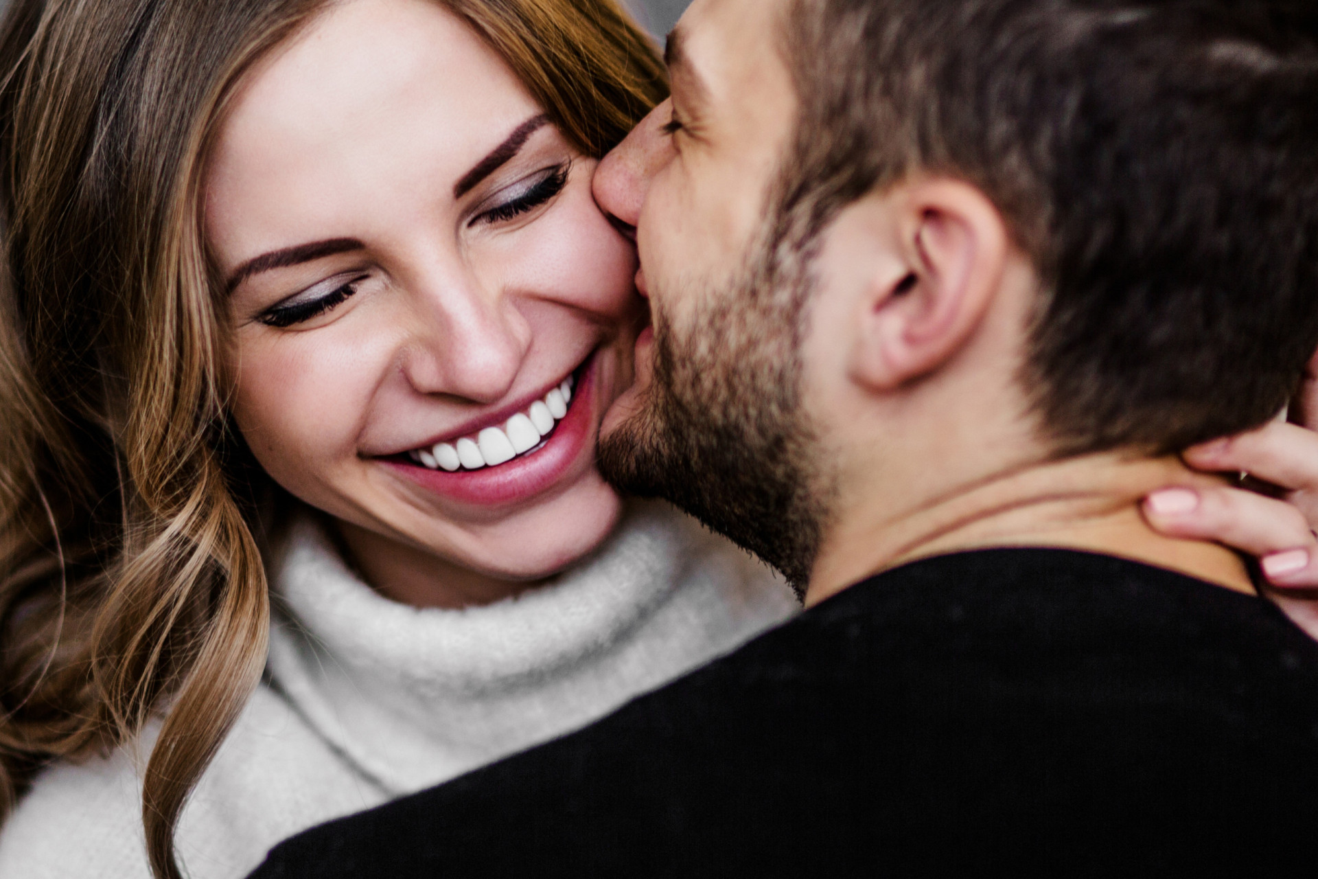 Men's emotional needs in a relationship (and how to meet them)