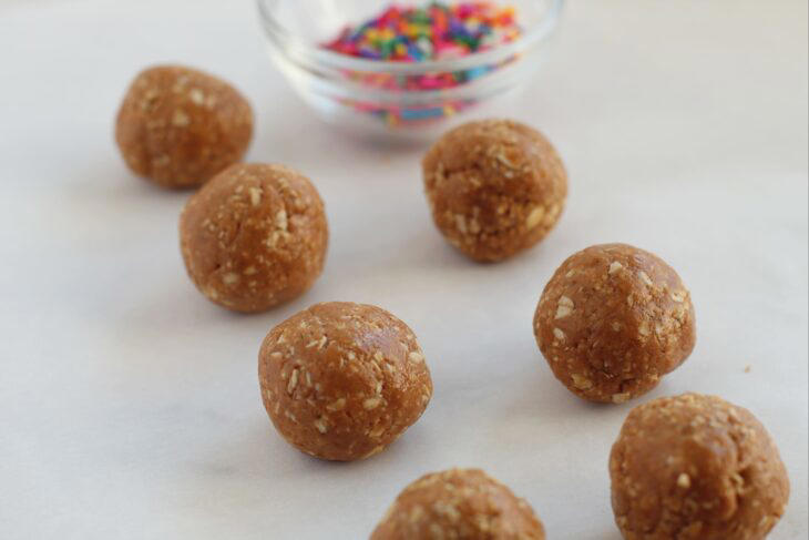 Healthy Birthday Cake Protein Balls (Easy No-Bake Recipe)