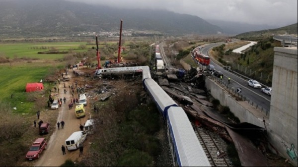 Οργή Πλακιά για τη διαρροή φωτογραφιών των σορών από την τραγωδία στα Τέμπη