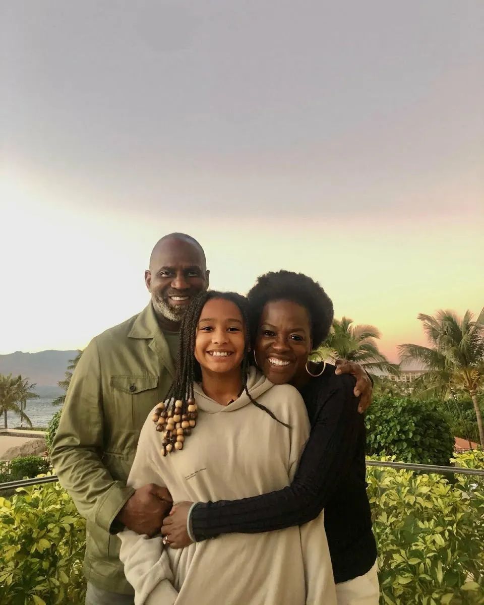 20 celebrities who adopted children