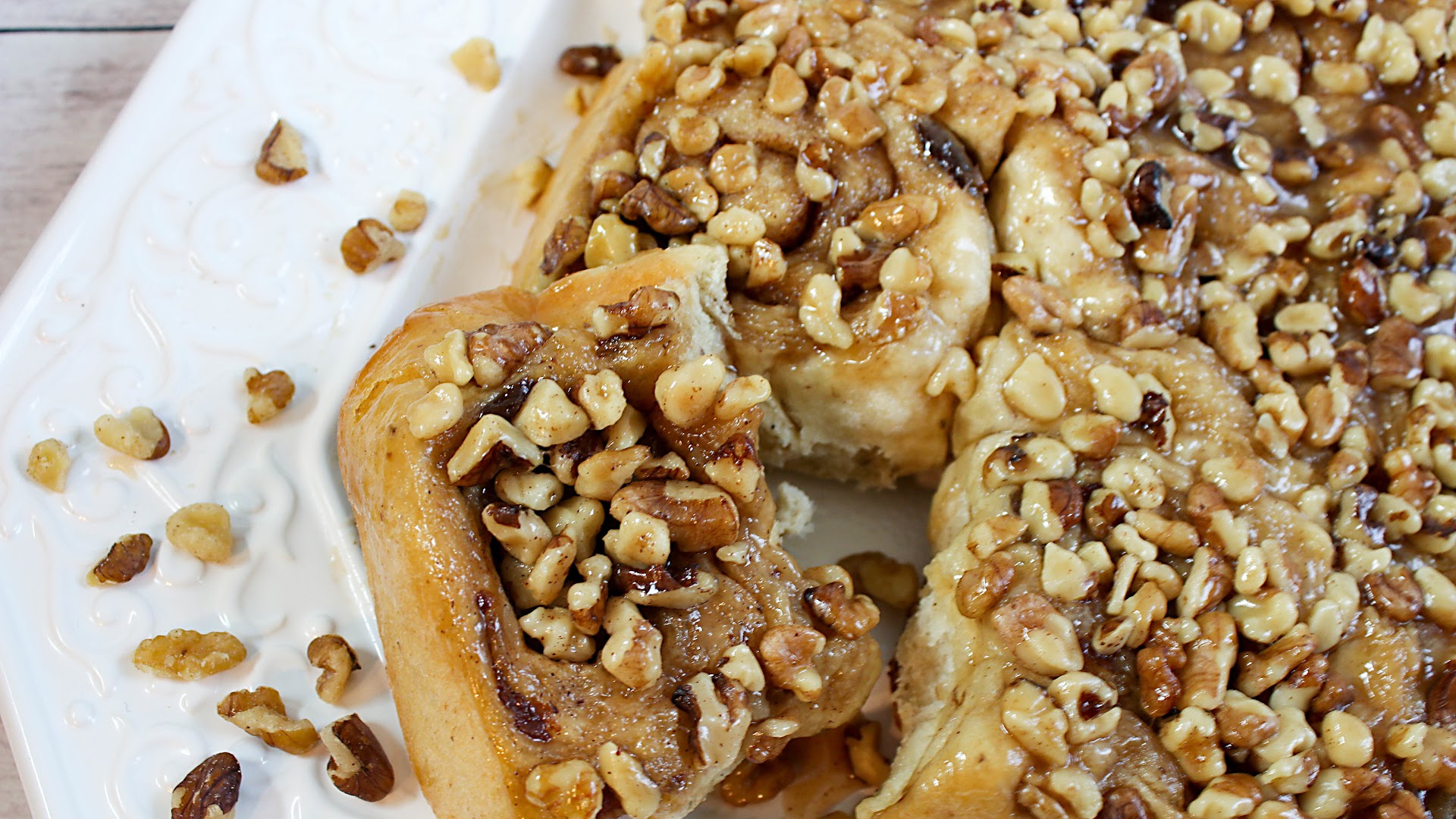 With A Gooey Caramel Nut Topping, This Is A Delicious And Easy Sticky ...