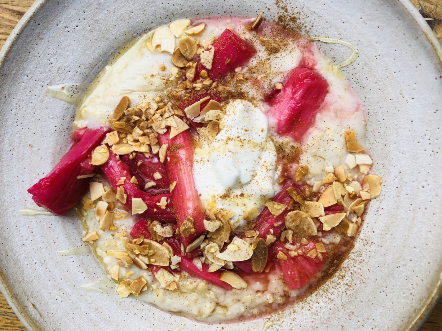 Zur Rhabarbersaison: 14 Neue, kreative Rezepte mit Rhabarber