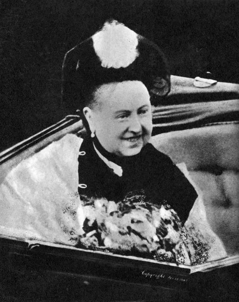 Royals: Queen Victoria's Photographs & Portraits During Her Reign