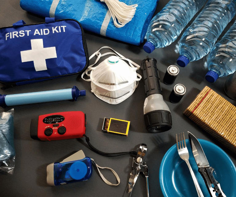 Car Emergency Kit - What To Keep In Your Car For Emergencies