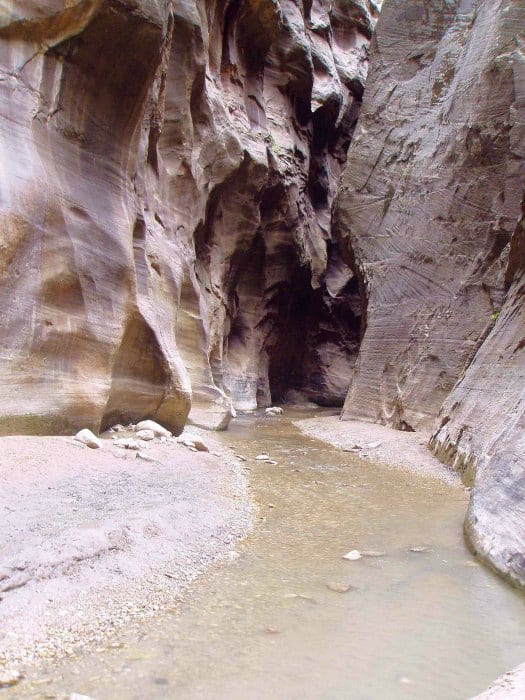 ULTIMATE GUIDE TO HIKING THE NARROWS ZION NATIONAL PARK
