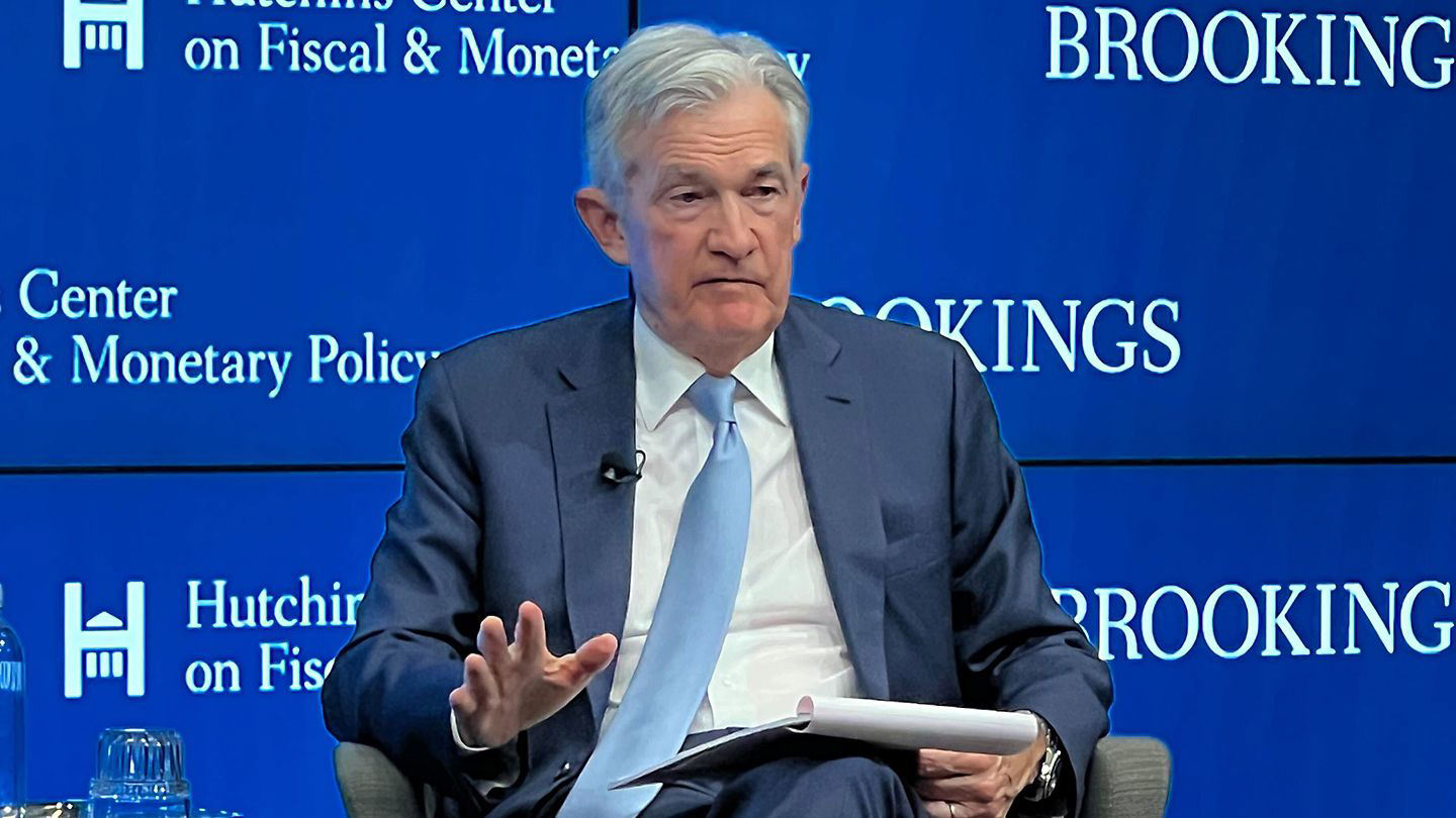 Fed Cuts Interest Rates by 50 Basis Points, Bitcoin Briefly Hits $61K Fed Cuts Interest Rates by 50 Basis Points, Bitcoin Briefly Hits $61K