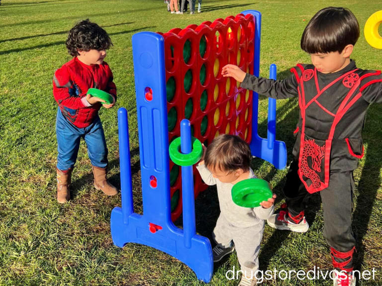 15 fun outdoor games for families (easy & budget-friendly backyard ideas)