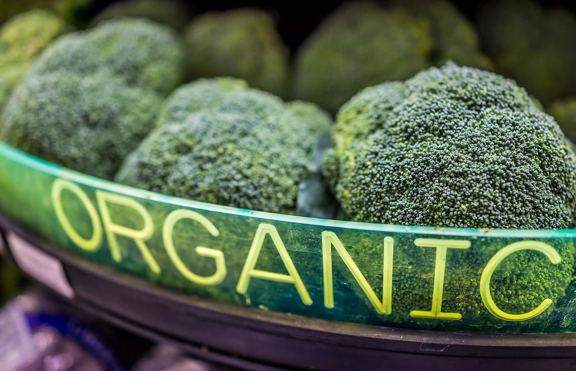 26 misleading food labels most people never notice