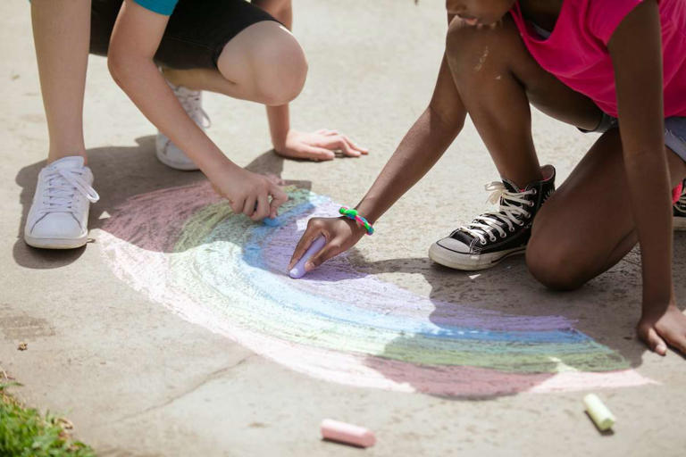 25 Fun Things to Do With Sidewalk Chalk