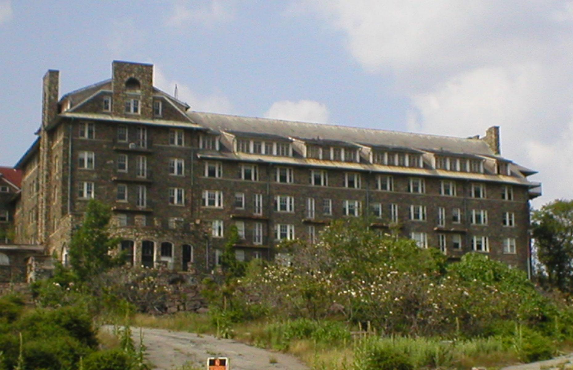 The 28 most terrifying abandoned hotels worldwide