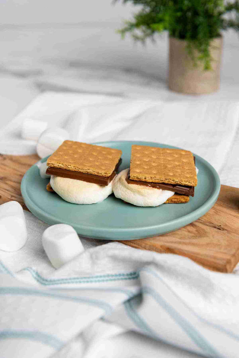 Easy Air Fryer Smores