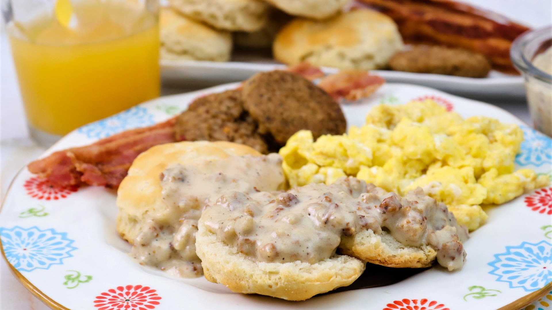 Rene Learned From Her Mom How To Make Sausage Gravy Very Well - Mom's ...