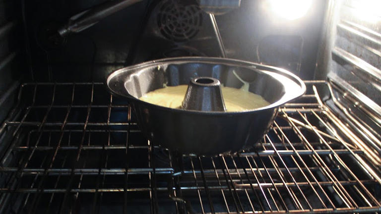 Attention lemon lovers, this lemon cake is for you - Bonnie's lemon cake