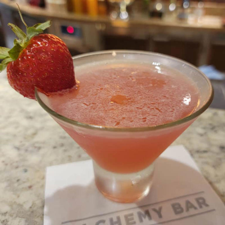 Easy Cocktails with Cranberry Juice that taste amazing!