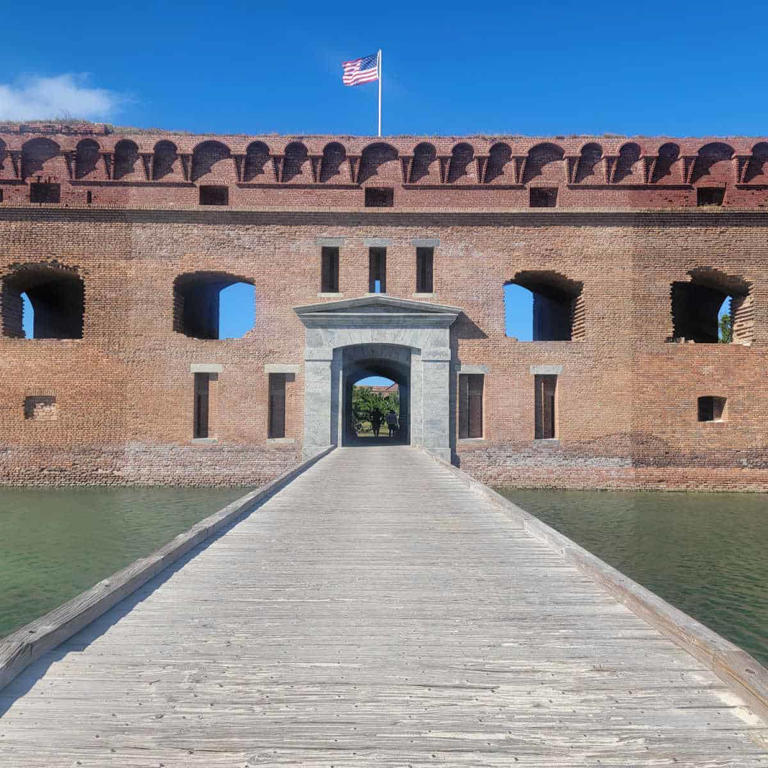 8 NATIONAL PARKS NEAR MIAMI, FLORIDA