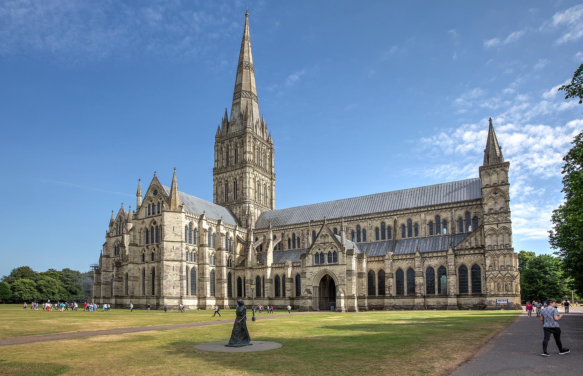 The world's most gorgeous cathedrals you must see