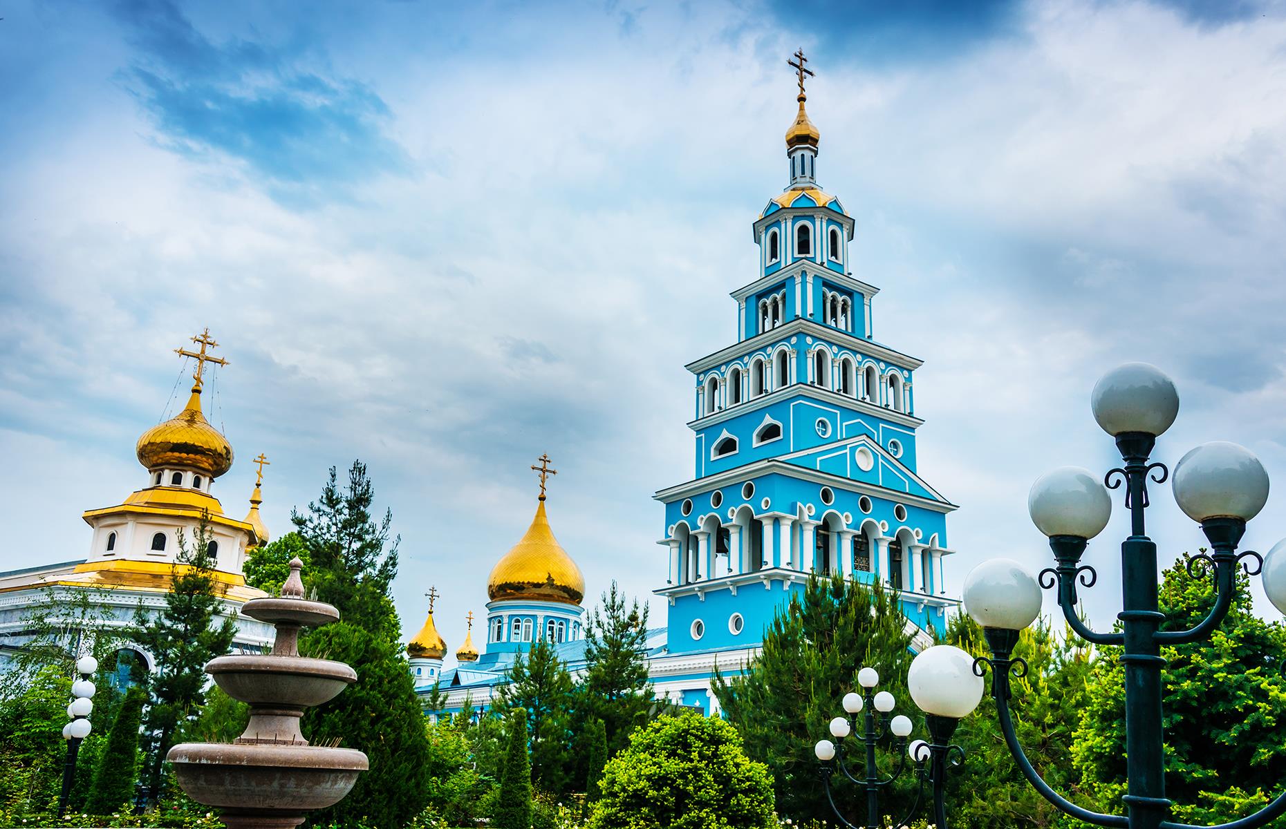 Beautiful cathedrals in Canada and beyond everyone should visit before ...