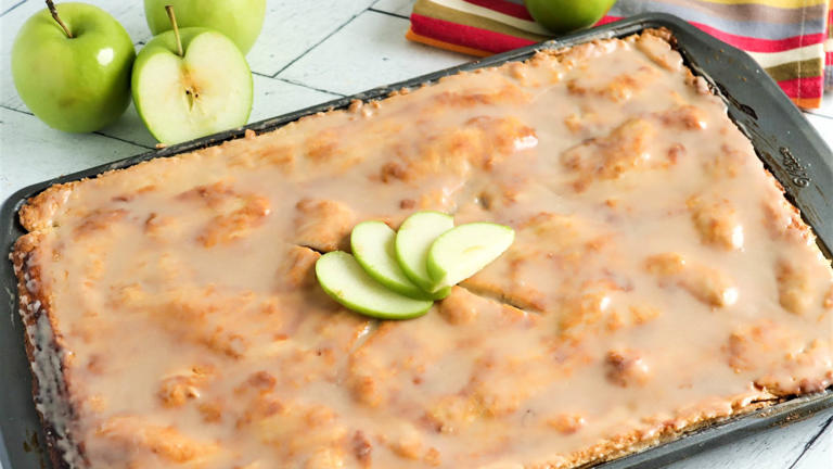 We love the idea of eating apple pie with your hands! Mom's flat apple pie