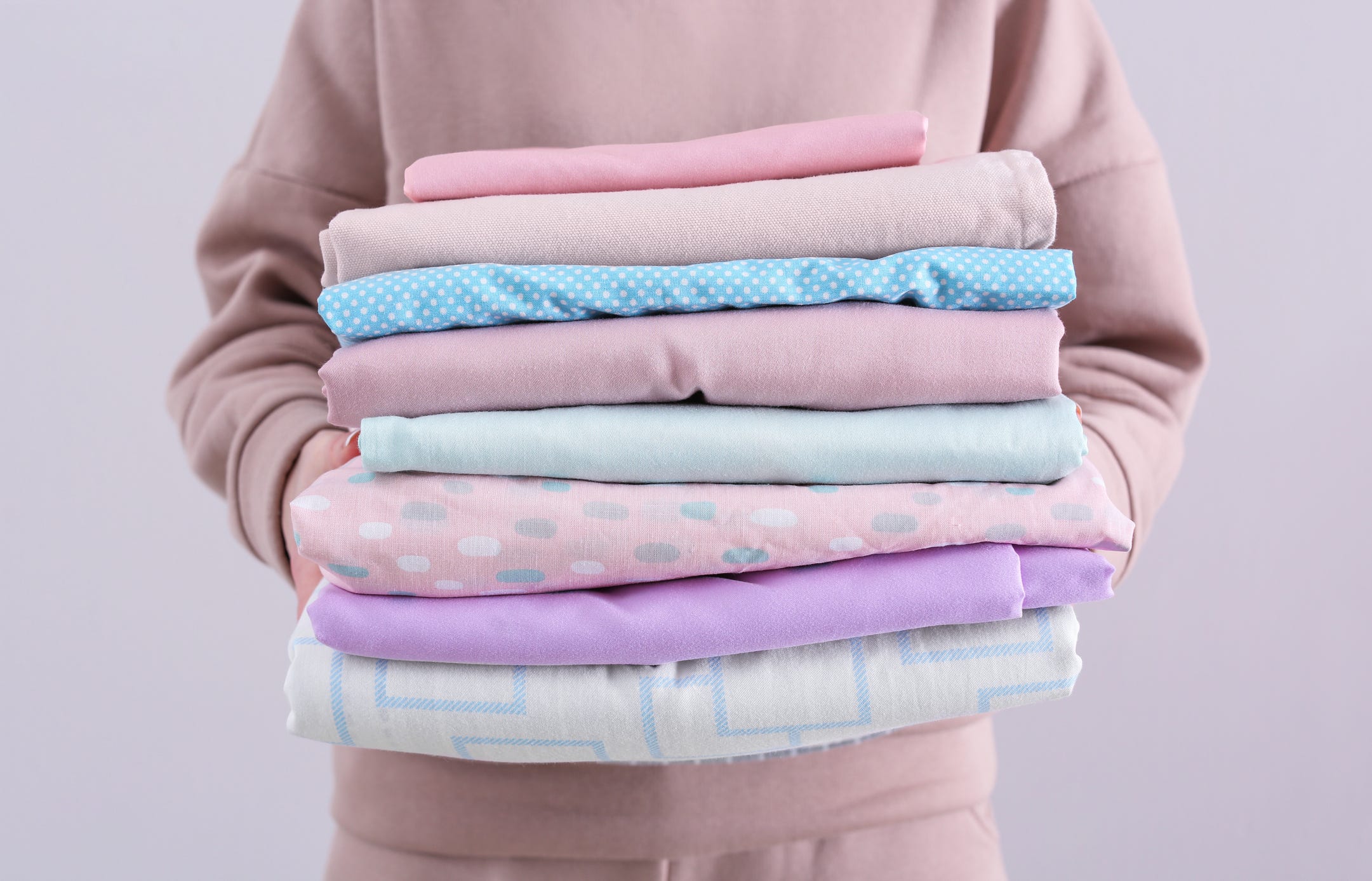 Upgrade Your Spring Cleaning and Fold Your Fitted Sheets Correctly With ...