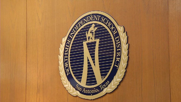 NISD teacher accused of giving students alcoholic drinks at school