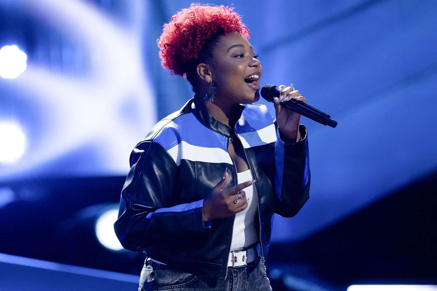 Watch Alanna Lynise's Moving Rendition of 'Issues' in the Final Blind ...