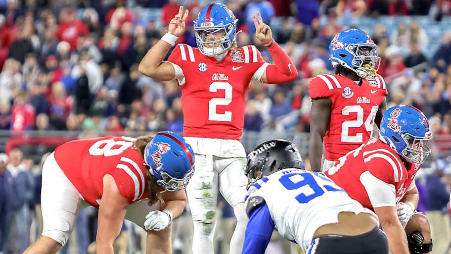 Cowboys throw fans curveball, meet with potential first-round QB at NFL ...