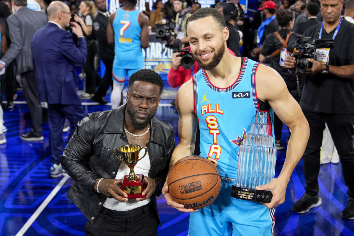 Kevin Hart Becomes the Laughingstock After Photo Next to Steph Curry