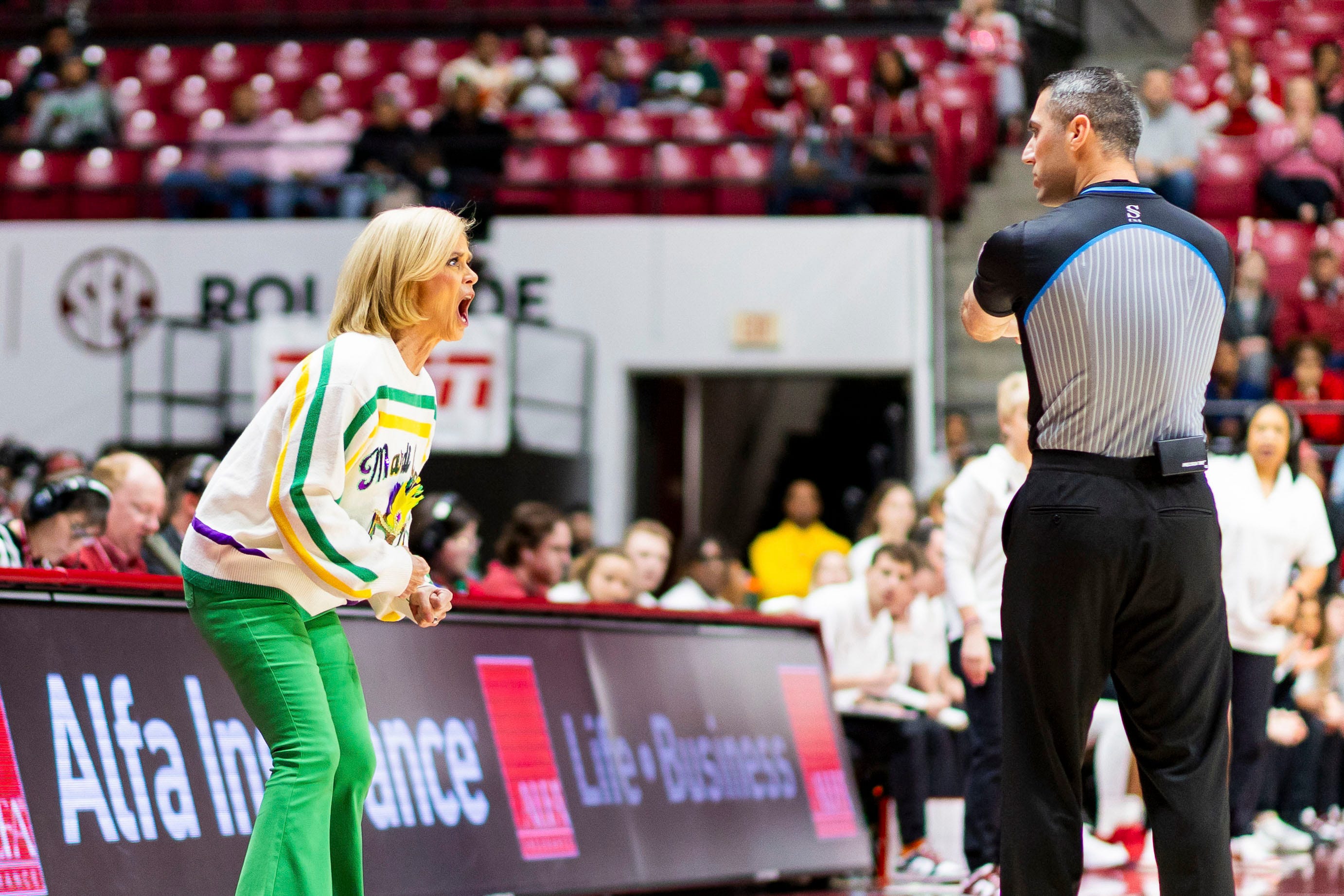 LSU head coach Kim Mulkey critical of refs after Tigers loss to Alabama