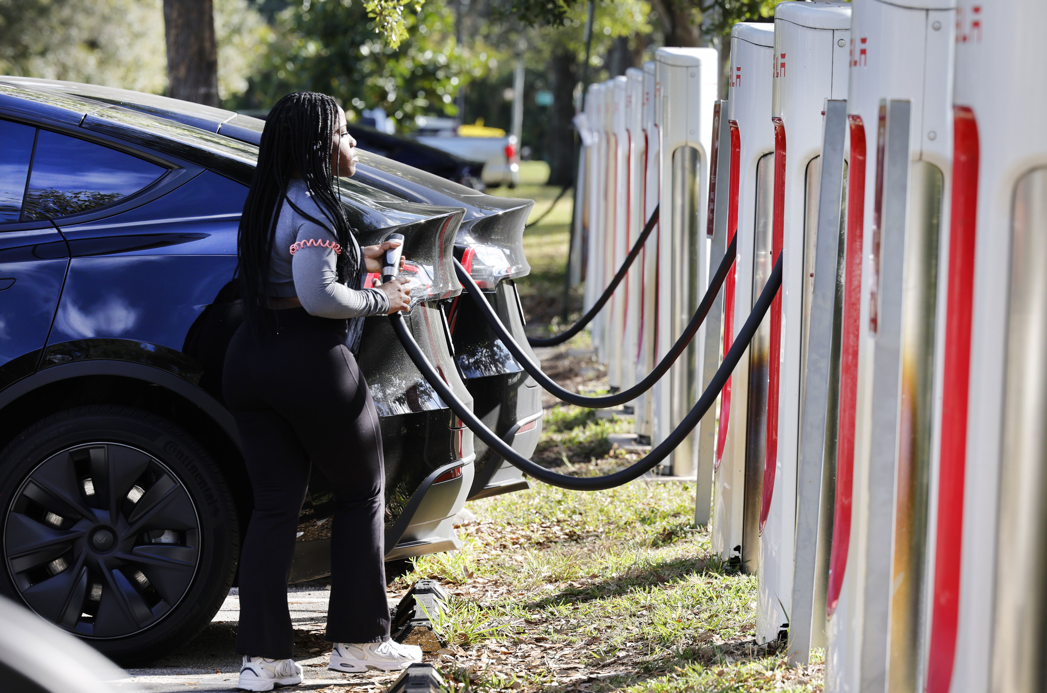 Tesla Superchargers coming to dozens of Steak ‘n Shake locations
