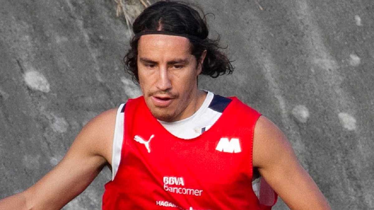 Faitelson is Optimistic About Efraín Juárez's Potential Move to Pumas ...