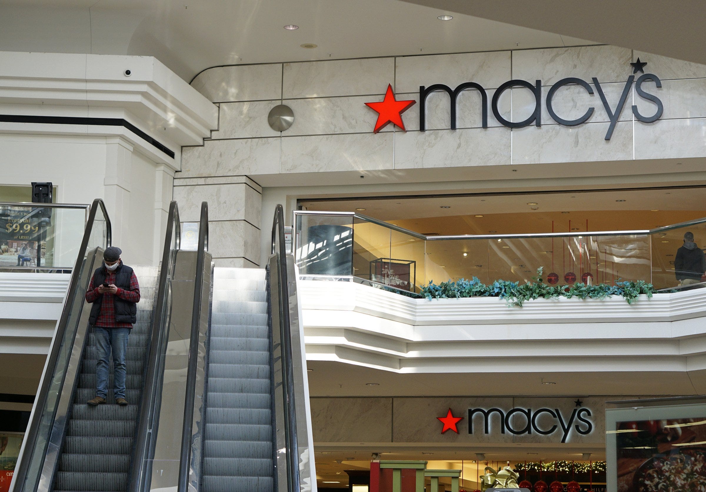 Macy’s, Kohl’s closing dozens of department stores. Any in Florida?