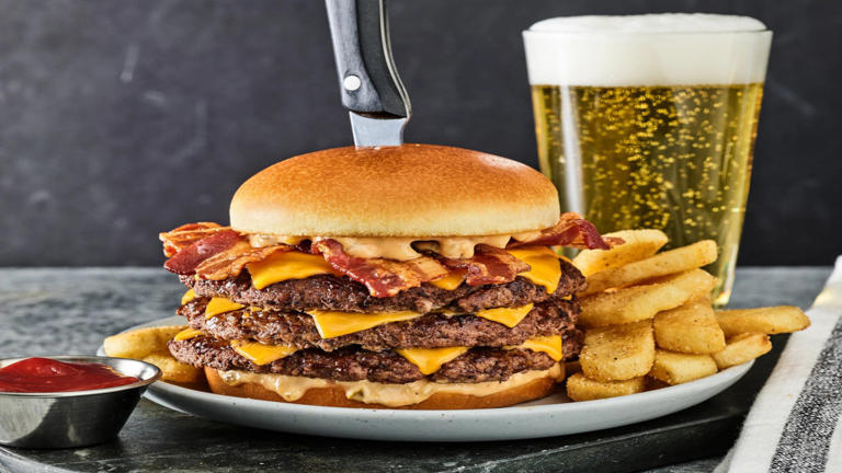 Red Robin Gourmet Burgers launches limited edition Bacon Cheeseburger