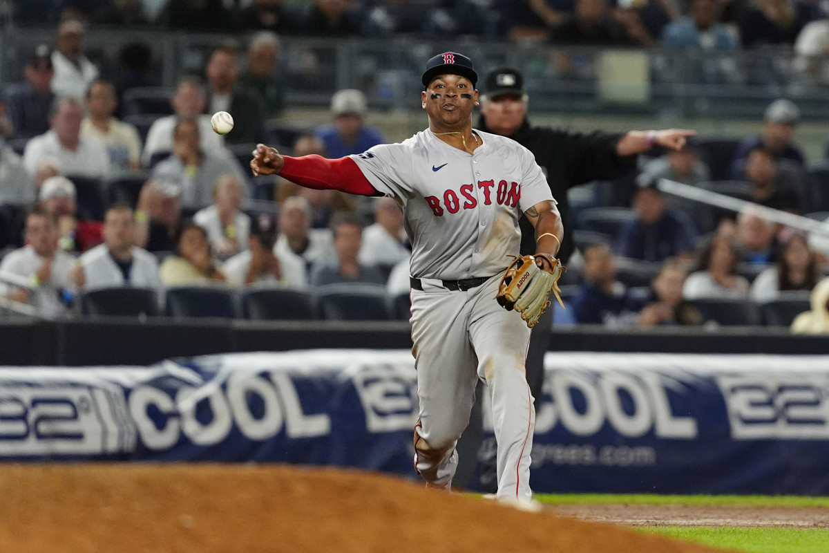Rafael Devers Gets Bad News From Red Sox Skipper