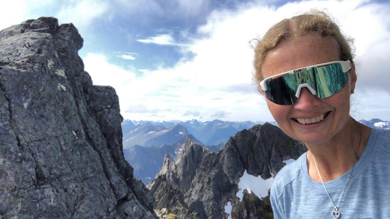 Slik takler Helga sønnens selvmord