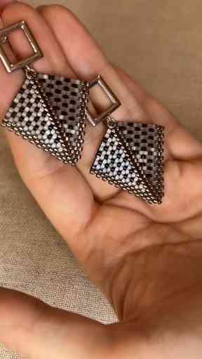 Creating Stunning Beaded Earrings from Scratch