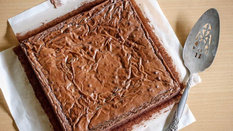 How To Prevent The Edges Of Your Brownies From Becoming Hard